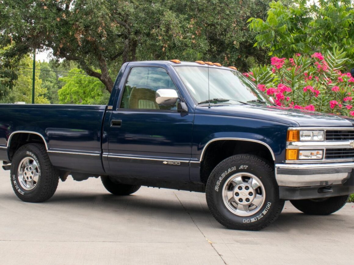 C1500 vs K1500 Trucks Differences Explained (2023) | Vehicle Freedom